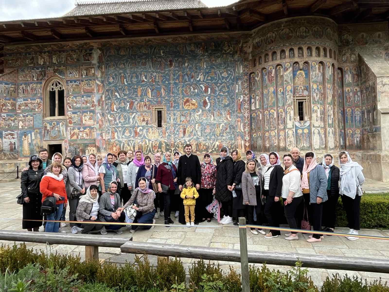 UN DAR PENTRU CADRE DIDACTICE - Biserica GhidighiciBiserica Ghidighici